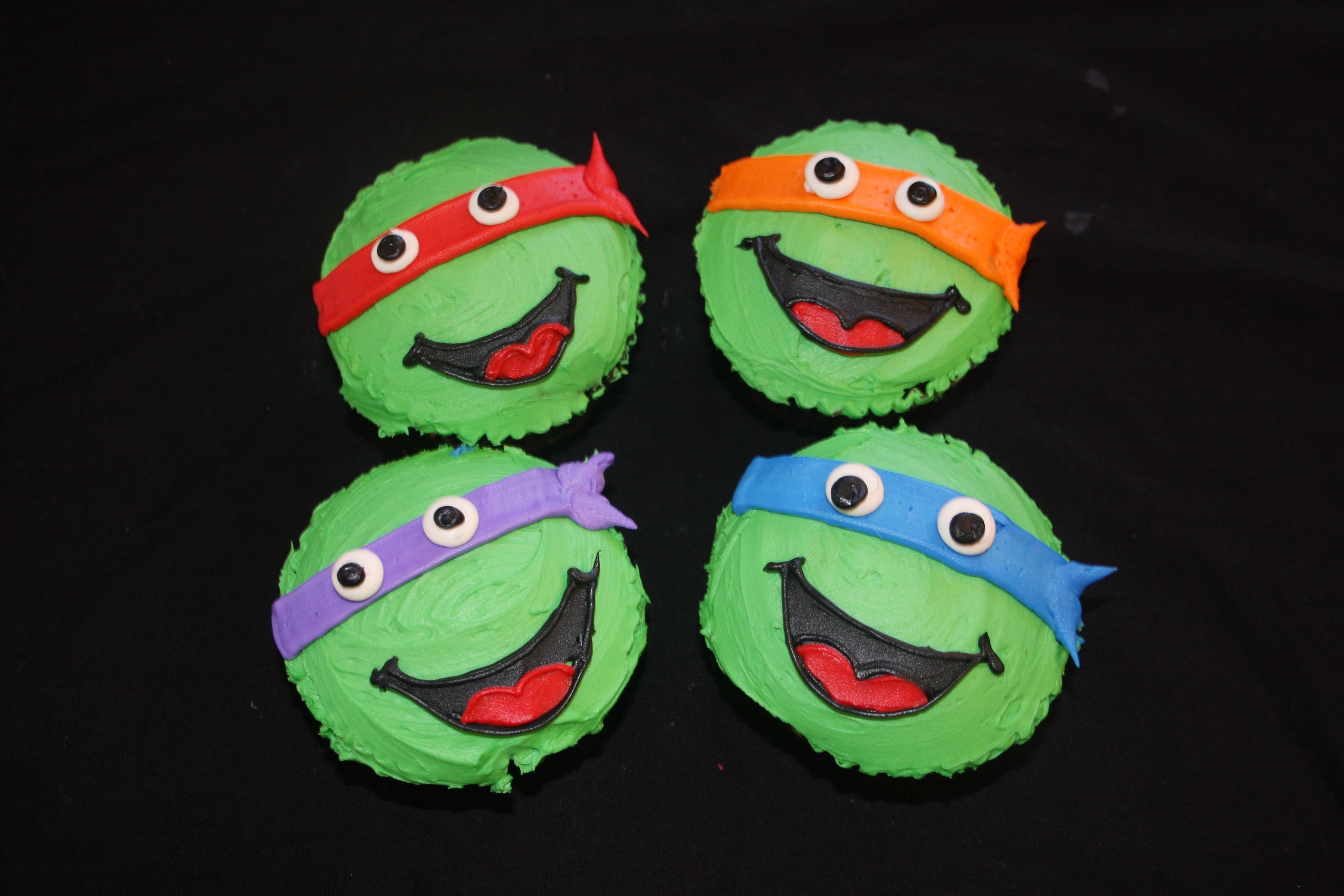 Emily39s Delights Teenage Mutant Ninja Turtle Cupcakes Ninja Turtle