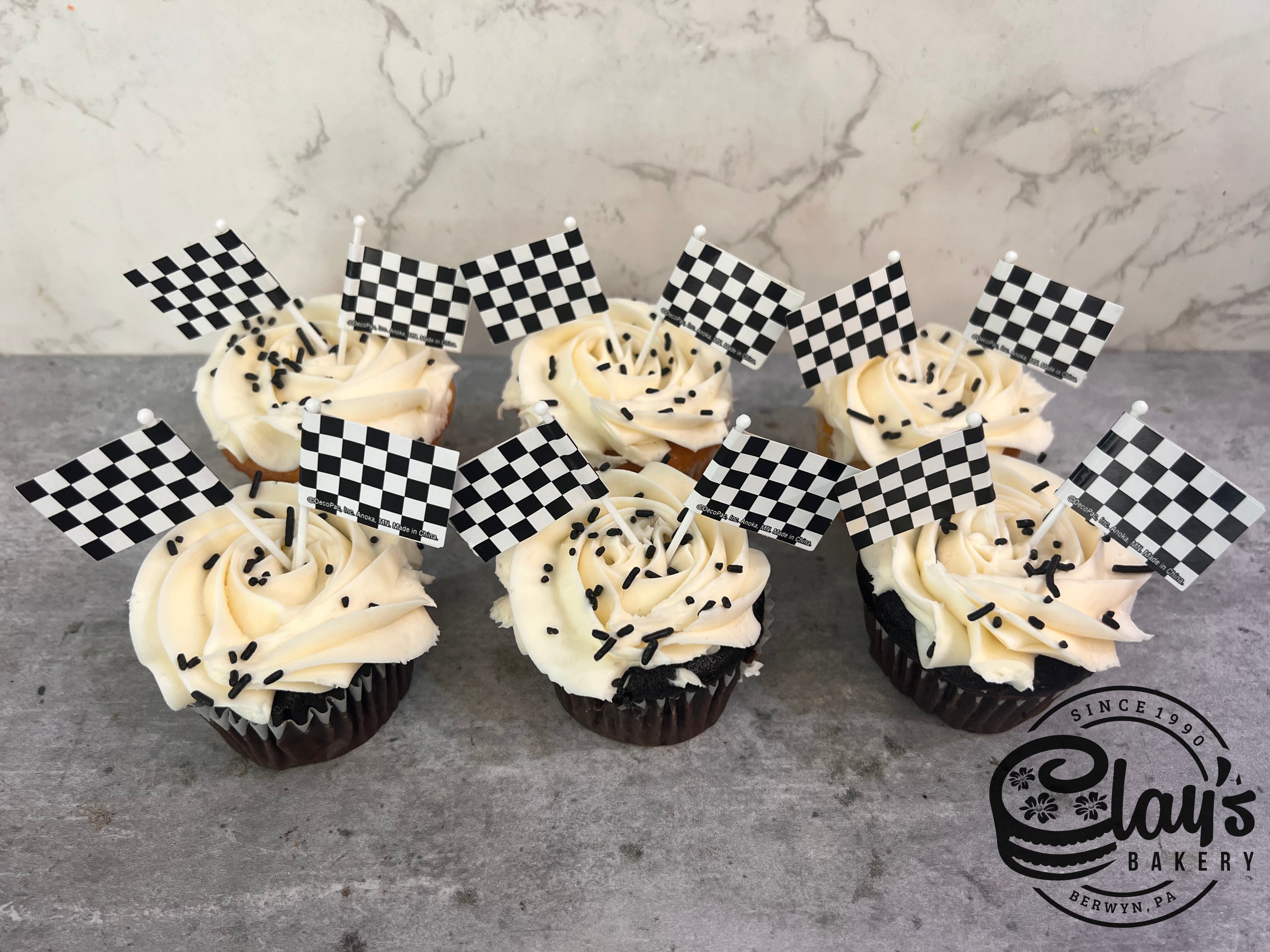 Checkerboard Flag Cupcakes – Clay's Bakery