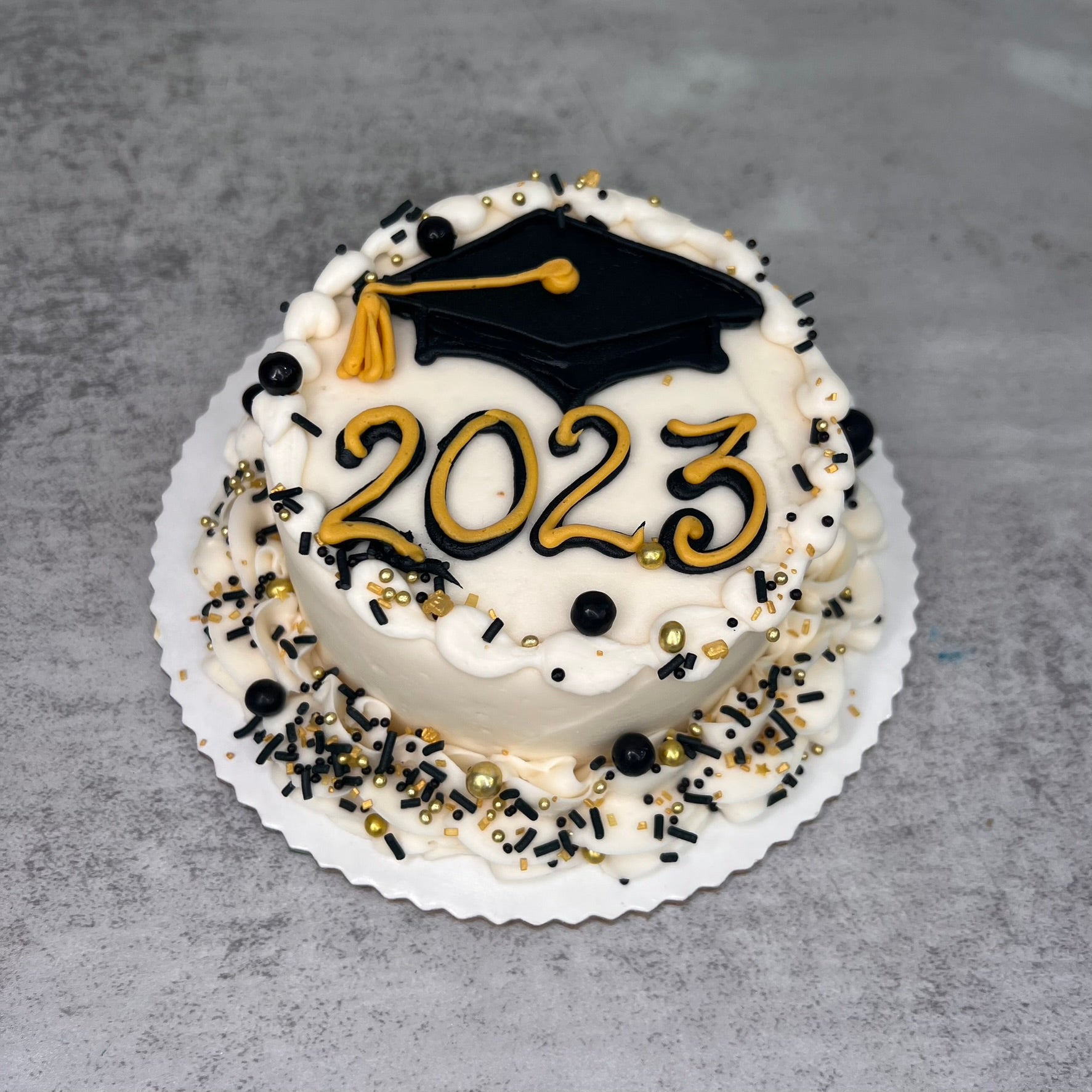 4" Lunchbox Bento Cake (Graduation Cap) – Clay's Bakery