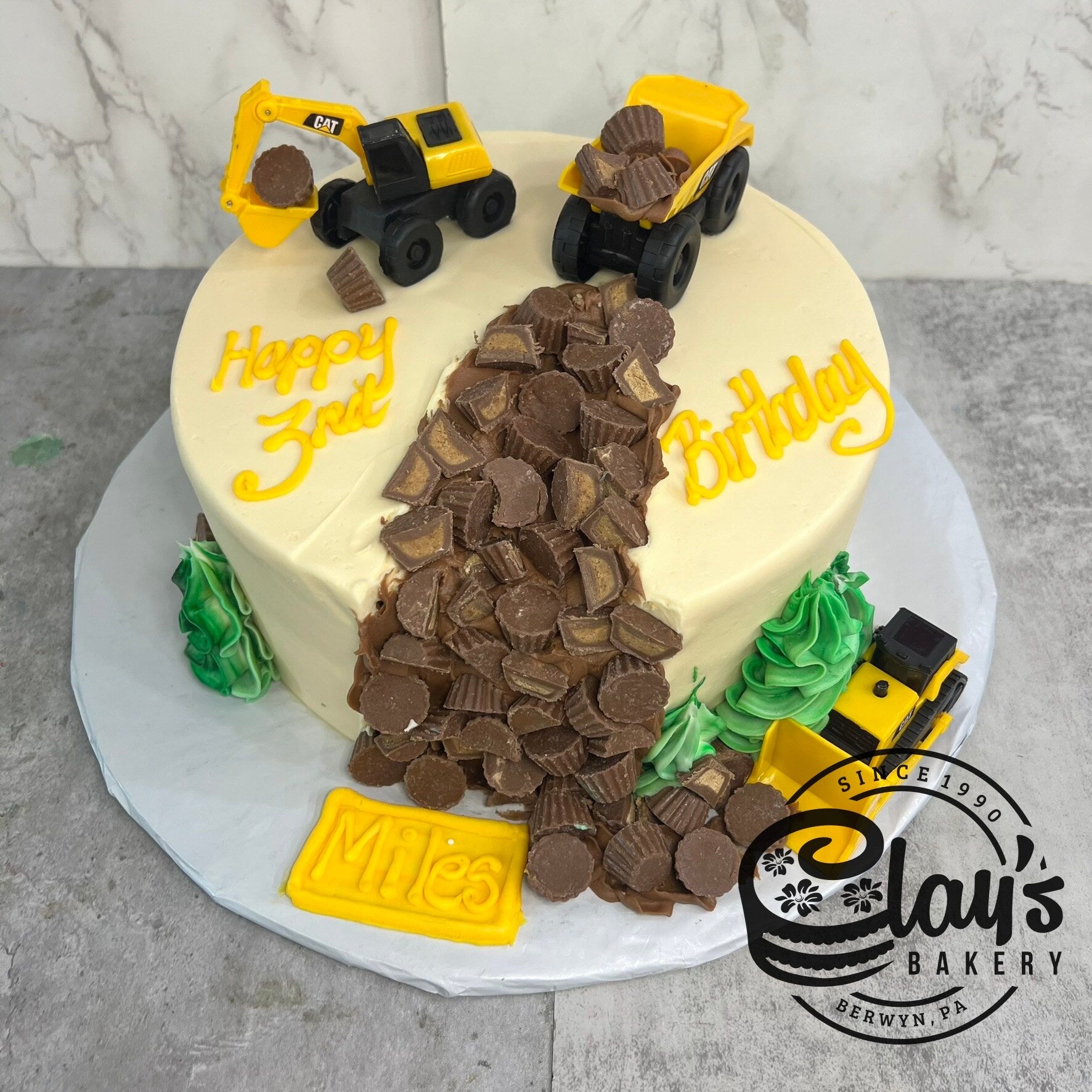 Reese's Construction Cake – Clay's Bakery