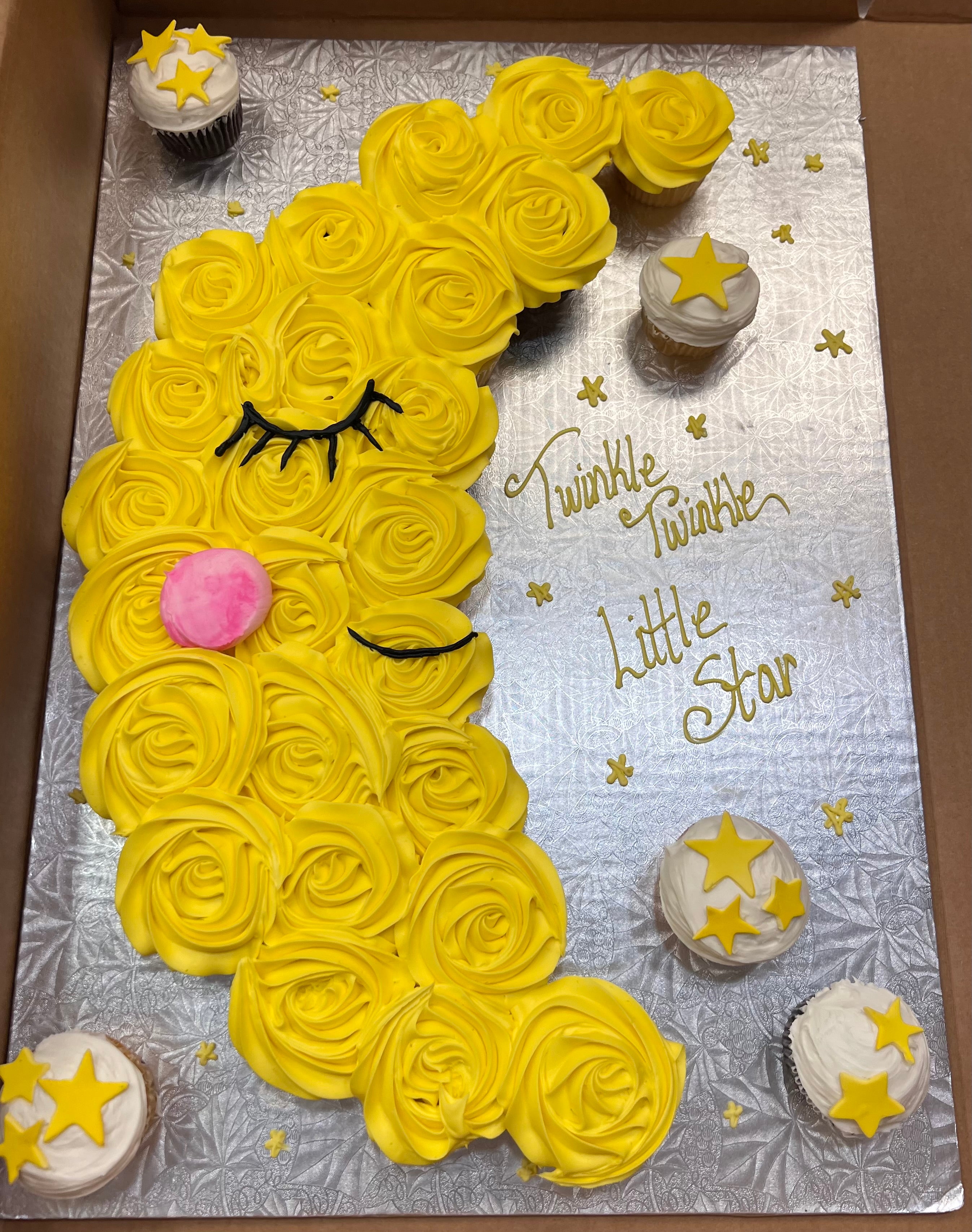 Crescent Moon and Stars Cupcakes – Clay's Bakery